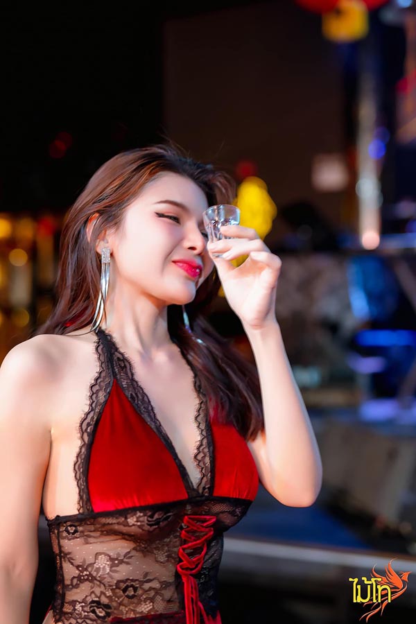 Ilada Kat พริตตี้ อกใหญ่ แคท ไอลดา บิกินี่ยั่ว ดาวทวิต Onlyfans ฟิน 18+