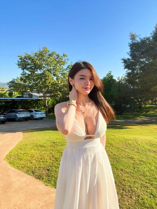 Ilada Kat พริตตี้ อกใหญ่ แคท ไอลดา บิกินี่ยั่ว ดาวทวิต Onlyfans ฟิน 18+