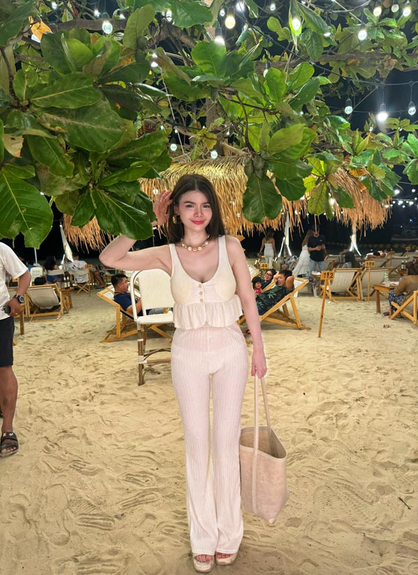 Ilada Kat พริตตี้ อกใหญ่ แคท ไอลดา บิกินี่ยั่ว ดาวทวิต Onlyfans ฟิน 18+